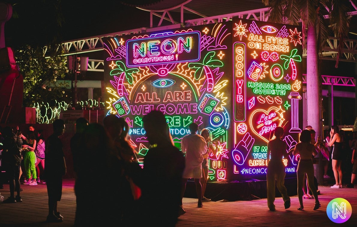 รีวิว “NEON Countdown 2022” งานเคาท์ดาวน์ที่มาพร้อมสุดยอดปาร์ตี้ต้อนรับ ...