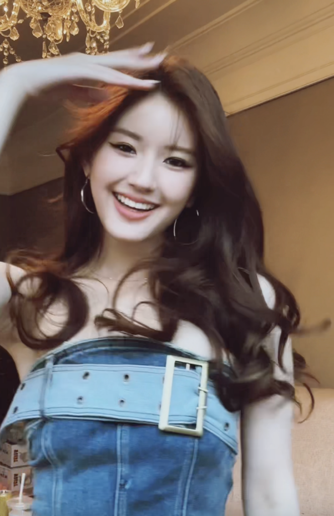 "จ้าวลู่ซือ" เต้นคัฟเวอร์เพลง "มองนาน ๆ คนสวยต้องมองนาน ๆ"