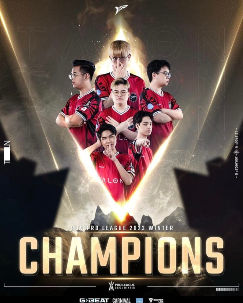 "Eva Elfie" ถ่ายรูปแจกบัฟนักแข่งจากทีม Talon Esports ล่าสุด Talon คว้า ...