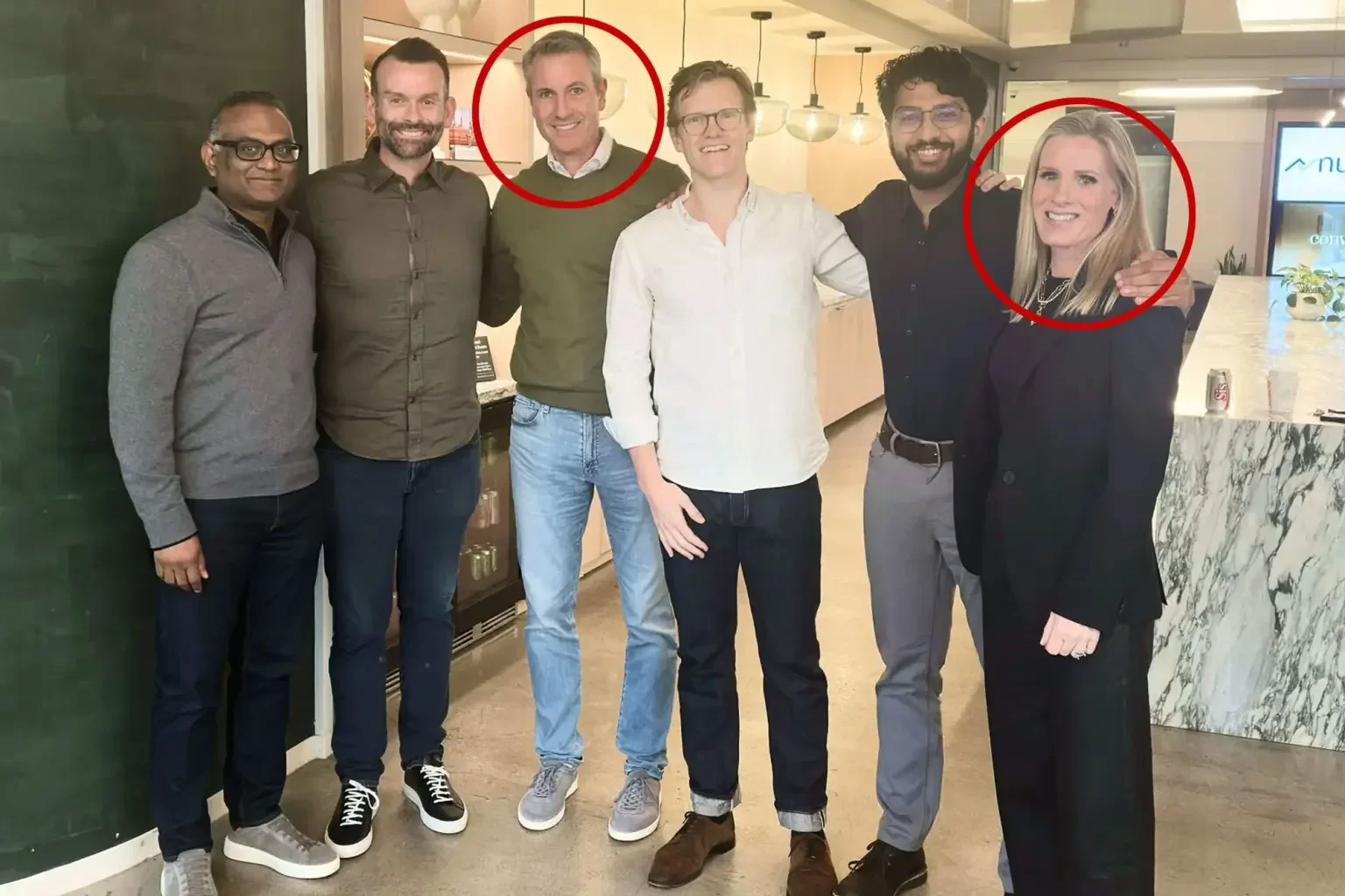 ซีอีโอบริษัทเทคโนโลยีถูกจับได้ว่าแอบนอกใจภรรยา หลังโป๊ะคากล้อง Kiss Cam ...