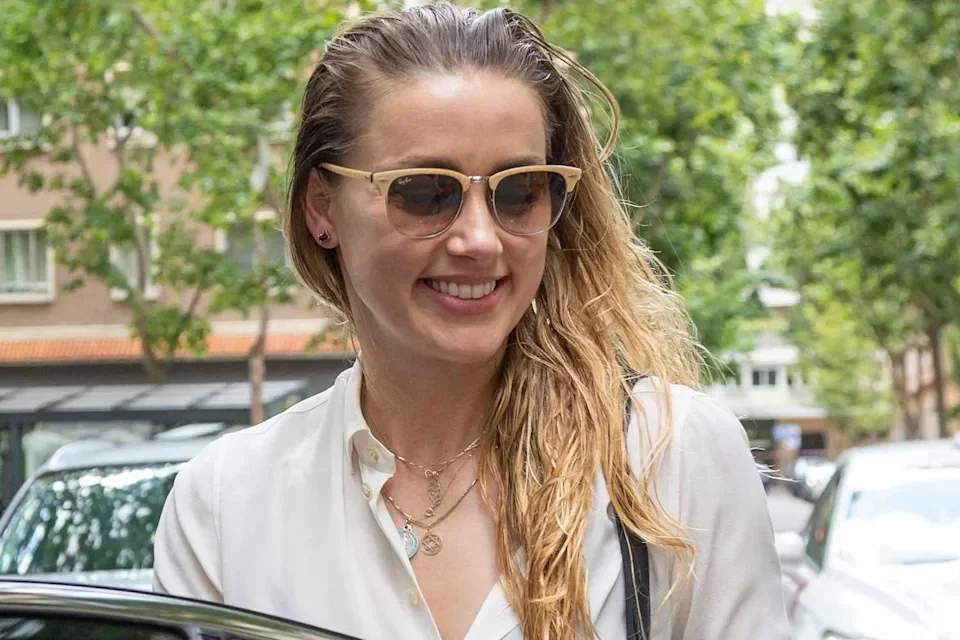 "Amber Heard" เปลี่ยนชื่อหลังย้ายไปสเปน และเริ่มต้นเส้นทางใหม่ในวงการ ...